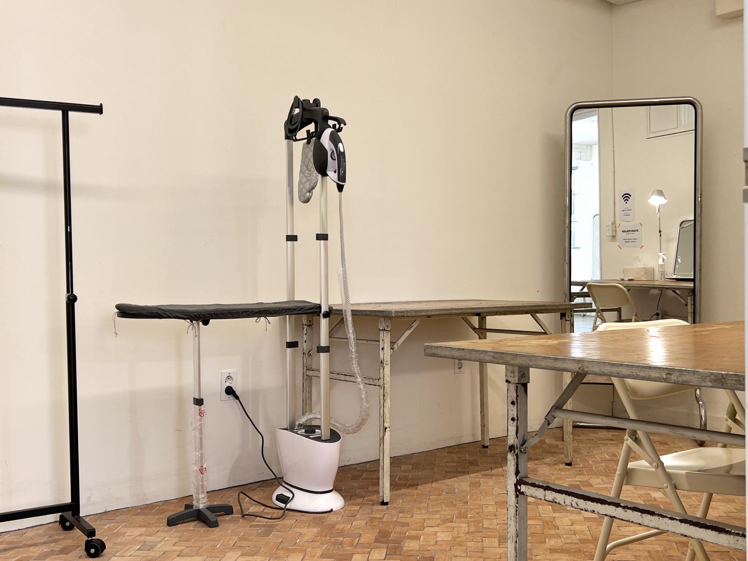 필름메이커스 커뮤니티 - 50년된 브루클린 감성의 성수동 자연광 스튜디오